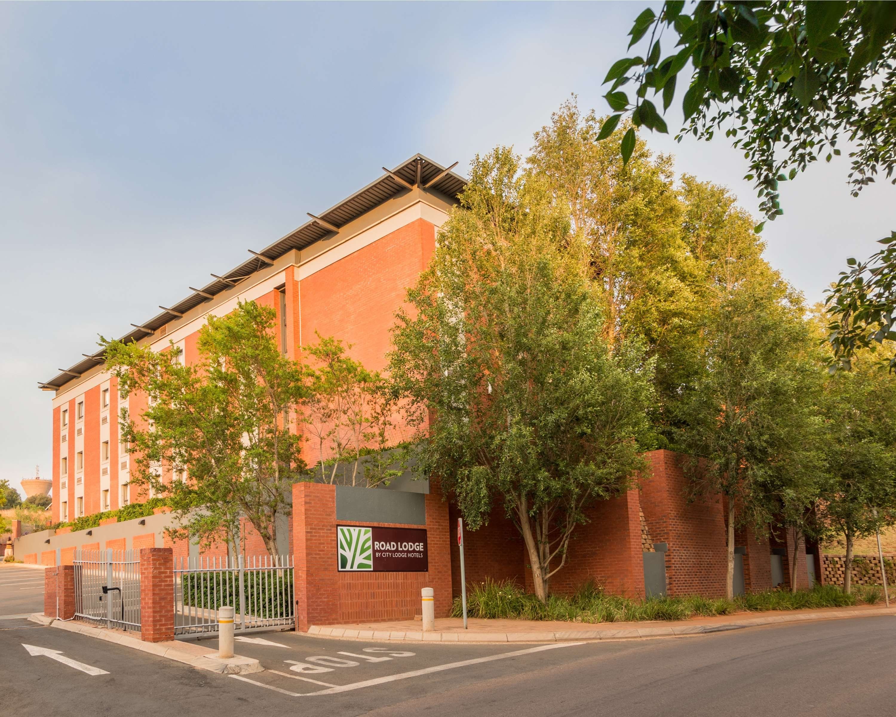 Road Lodge Centurion from S$ 45. Centurion Hotel Deals & Reviews - KAYAK